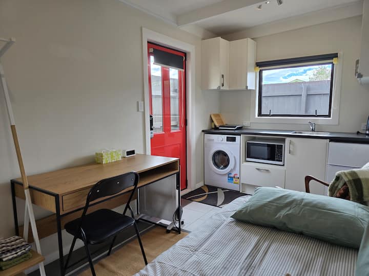 Private Studio With Deck In Mornington - Dunedin