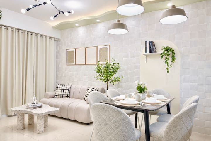 2-br Blissful Stay Near Moa + Airport | 65" Tv - Metro Manila