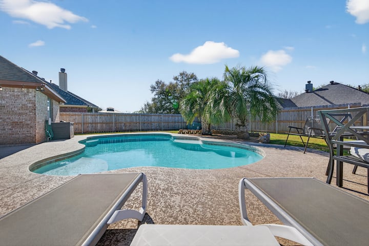 Beautiful Corner Lot Home In A Great Area. - Louisiana