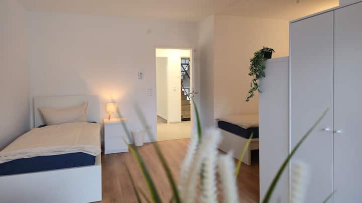 Frankfurt Nah: Monteur-idyll, Pendler Balkon & Pkw - Dreieich