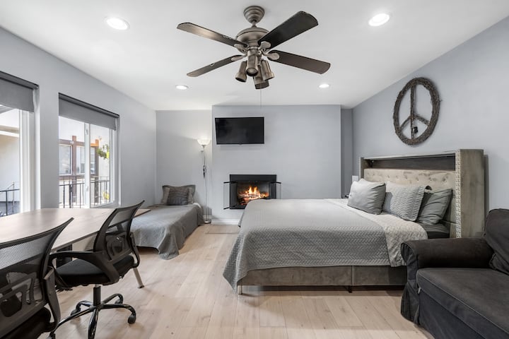 Family Apartment Near Disney | Sleeps 5 - Irvine, CA