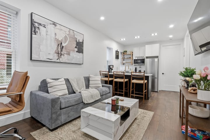 Stylish 2br W/ Parking | Near Stadium & Nyc - Jersey City, NJ