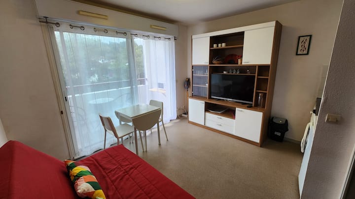 Studio Cabine Meublé Dans Quartier Résidentiel - Cambo-les-Bains