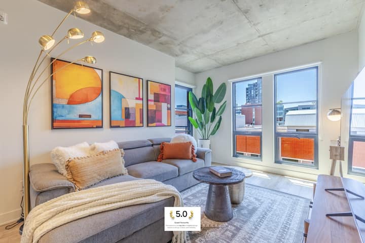 Prime Downtown 2br | Pool, Gym, & Parking - Montreal