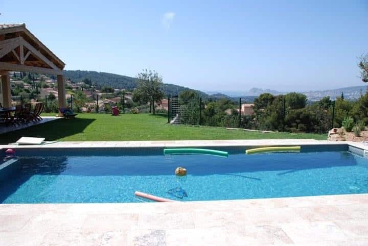 Studio Avec Terrasse Sans Vis-à-vis Et Piscine - Carnoux-en-Provence