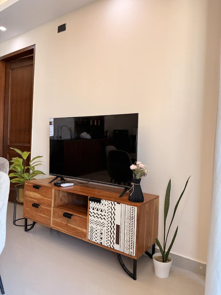 Modern 1bhk | Prime Location | Cozy Stay - Gurugram