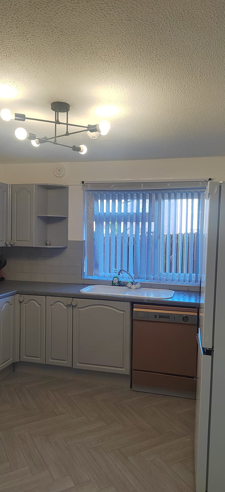 Modern And Spacious 3-bed Home With Free Parking - Nottingham