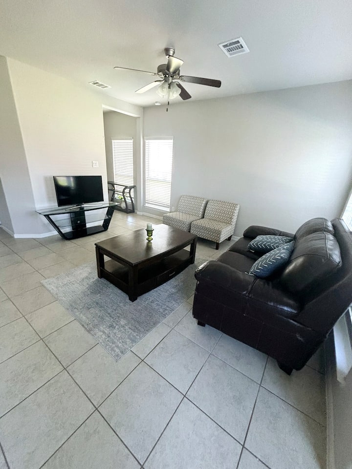 Sweet Nest Close To Lake Conroe - Conroe, TX