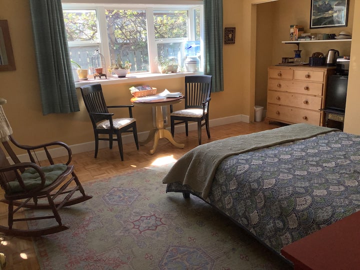 River Road Garden Suite - Eugene, OR