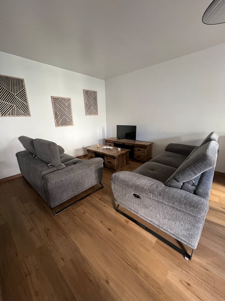 Maison Entière En Plein Centre-ville. - Étampes