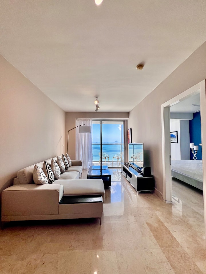 Ocean Views From 60th Floor | Ph Yoo Panamá - Panama City