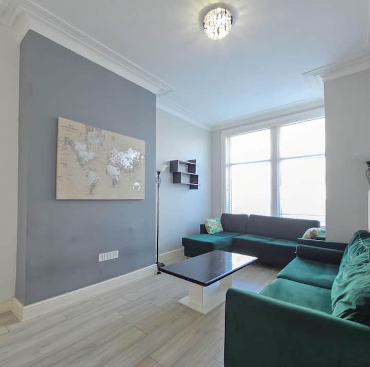 Bloomfield House | Free Parking | Garden | Stylish - Blackpool