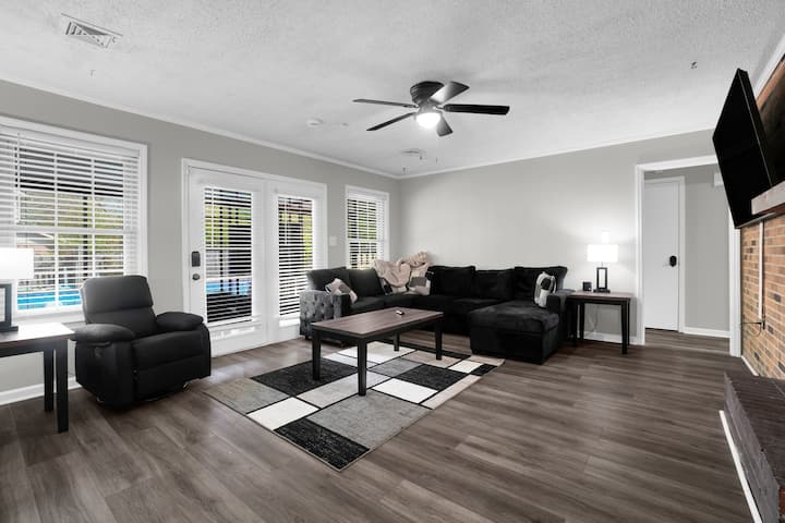 4br W/ Pool + Grill | Relaxing & Family Friendly - Montgomery, AL
