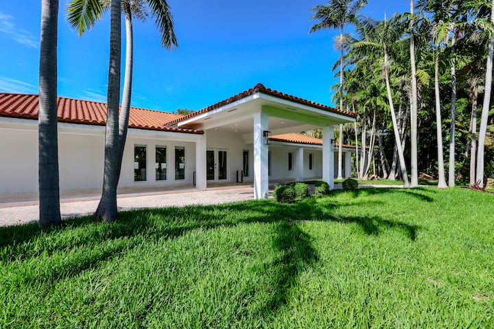 Luxury 5 Bedroom Home In Palmetto Bay, Fl. - Palmetto Bay, FL