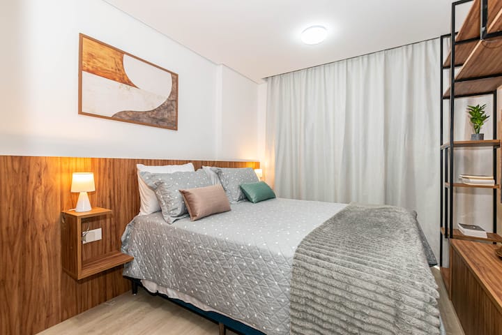 Apt Moderno Em Frente Ao Jd. Botânico - Completo - Curitiba