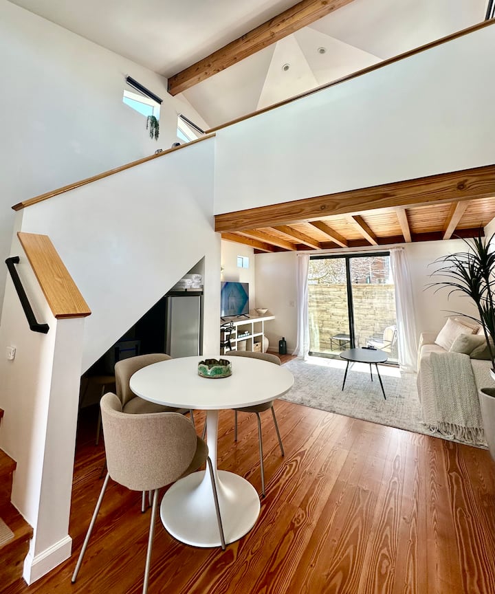 Bright Coastal Guesthouse | Walk To Beach & Town - Half Moon Bay, CA