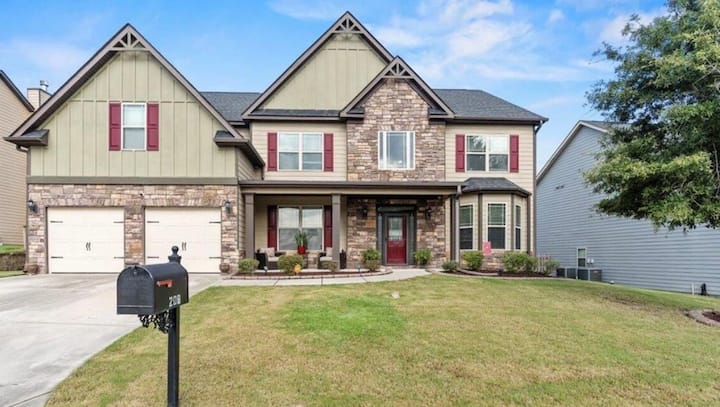 Spacious 4200 Sqft./ 5br/ 4.5 Bath/ Near Masters - Harlem, GA