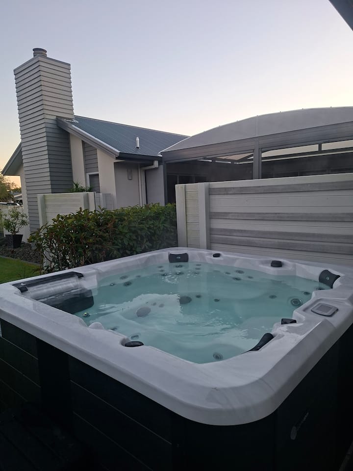 Quiet Tide Escape - Papamoa