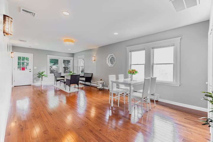 4 Br Zen Den Whole Unit | Free Parking - Hull, MA