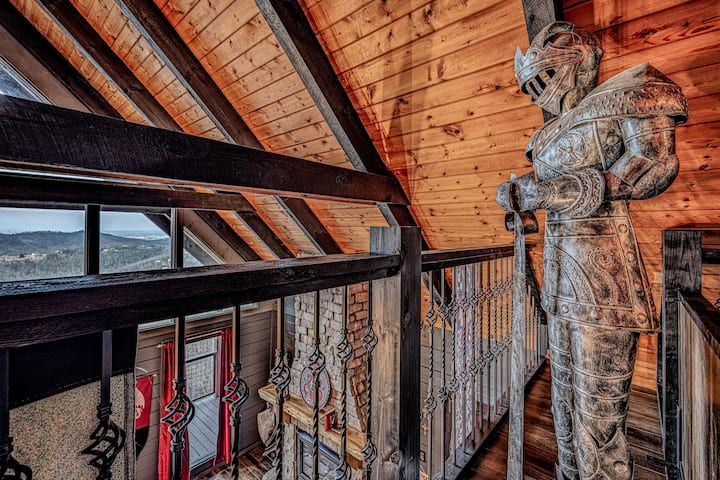 Smoky Crown Retreat A Private Kingdom For Two - Pigeon Forge, TN