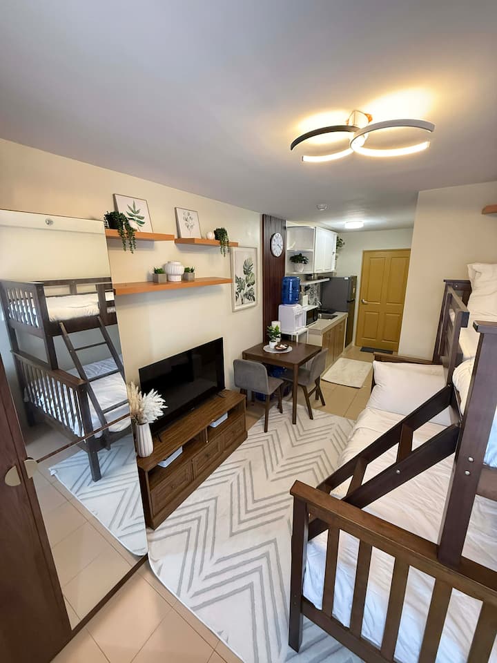 Piper’s Pad Marina • City Studio W/ Ac & Kitchen - Dumaguete