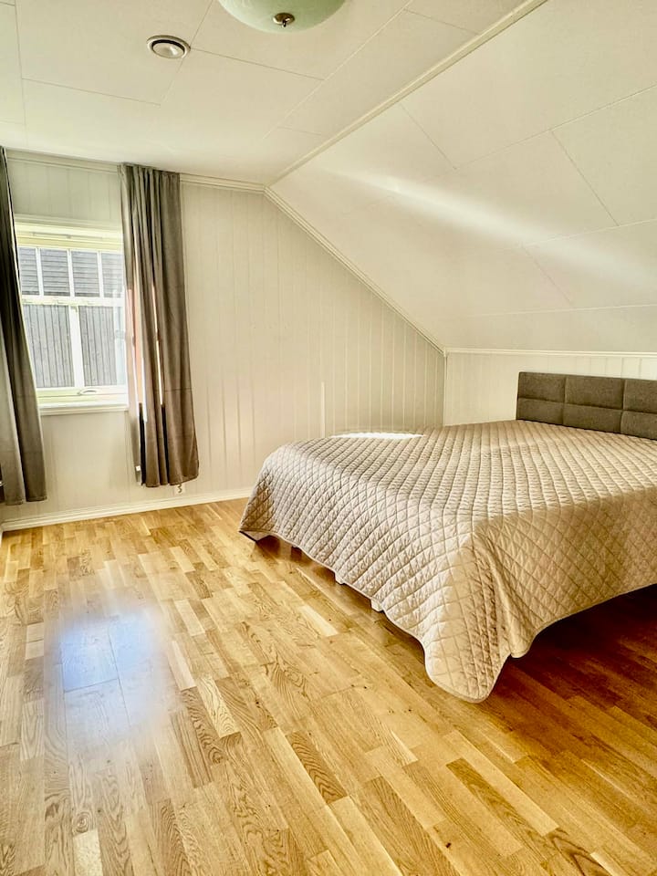 Bedroom, 1 Min Walk To Ntnu/nmk, Free Parking&wifi - Alesund