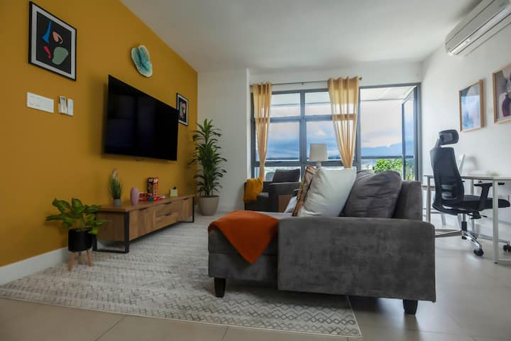 Stylish 2br Condo Rooftop Pool Gym - Kingston
