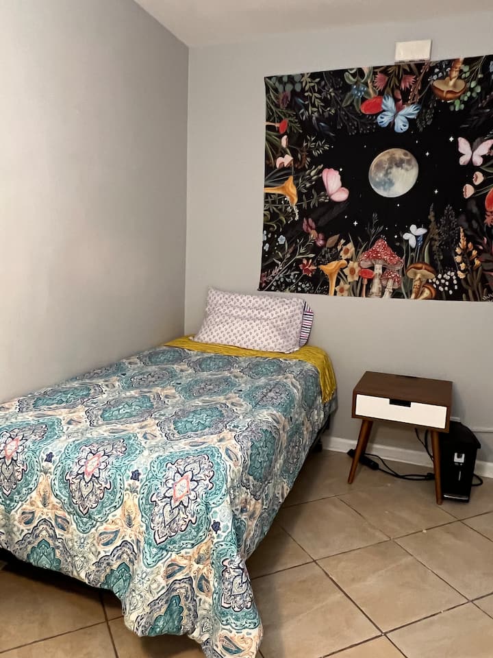 9 Entire Place Near Downtown Taylor - Brookfield, IL