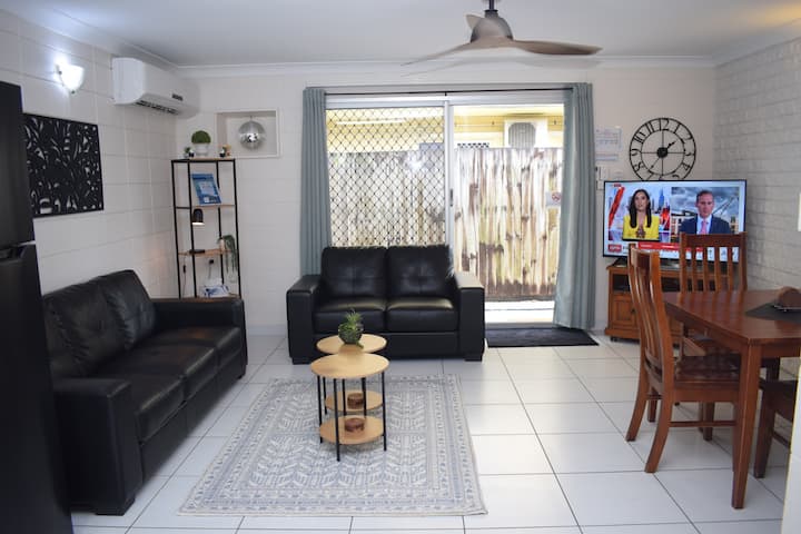 (G1) Self Check In -  Close To City - Free Wifi - Cairns