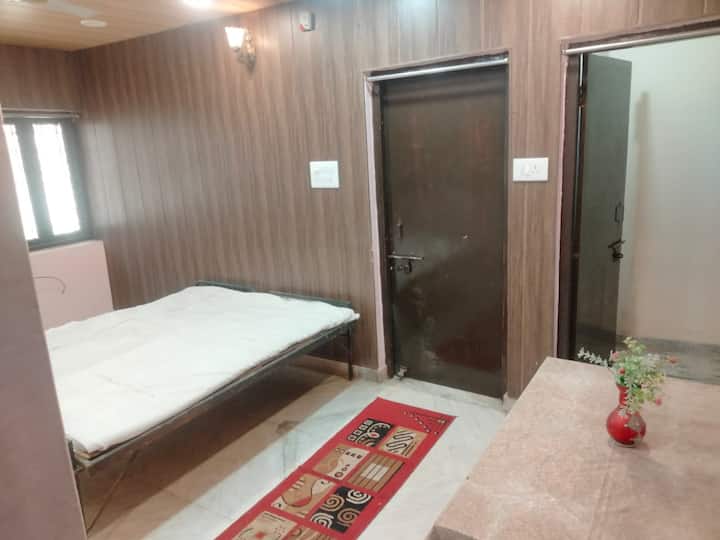 Budget 2bhk Stay, Safe, Comfy & Multi-use Space - Gwalior