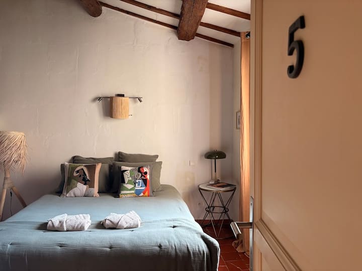 Chambre Familiale De Charme Avec Piscine - Arles