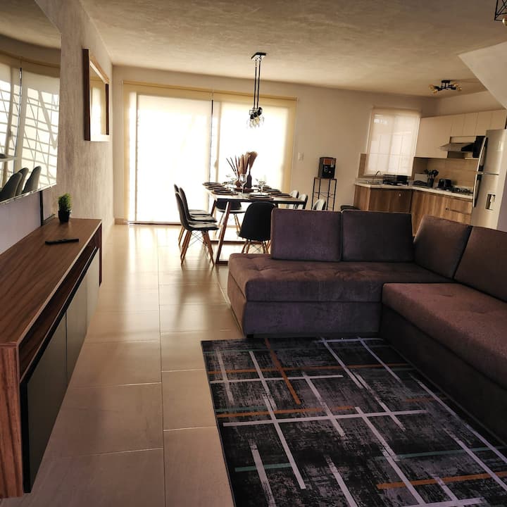 Casa Moderna | Ho | Puerto Int./poliforum/outlets - León