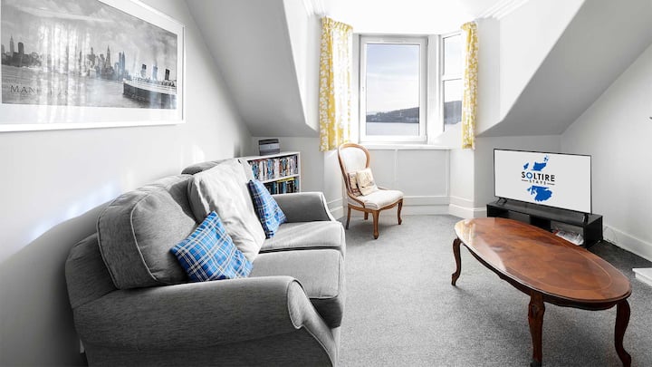 Waterfront Apartment With Stunning Sea Views - Largs