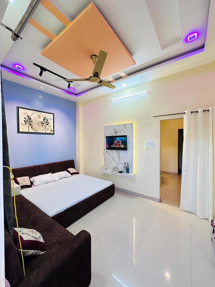 Mahakalkunj Homestay- Luxury 1st Floor 2bhk House - Ujjain