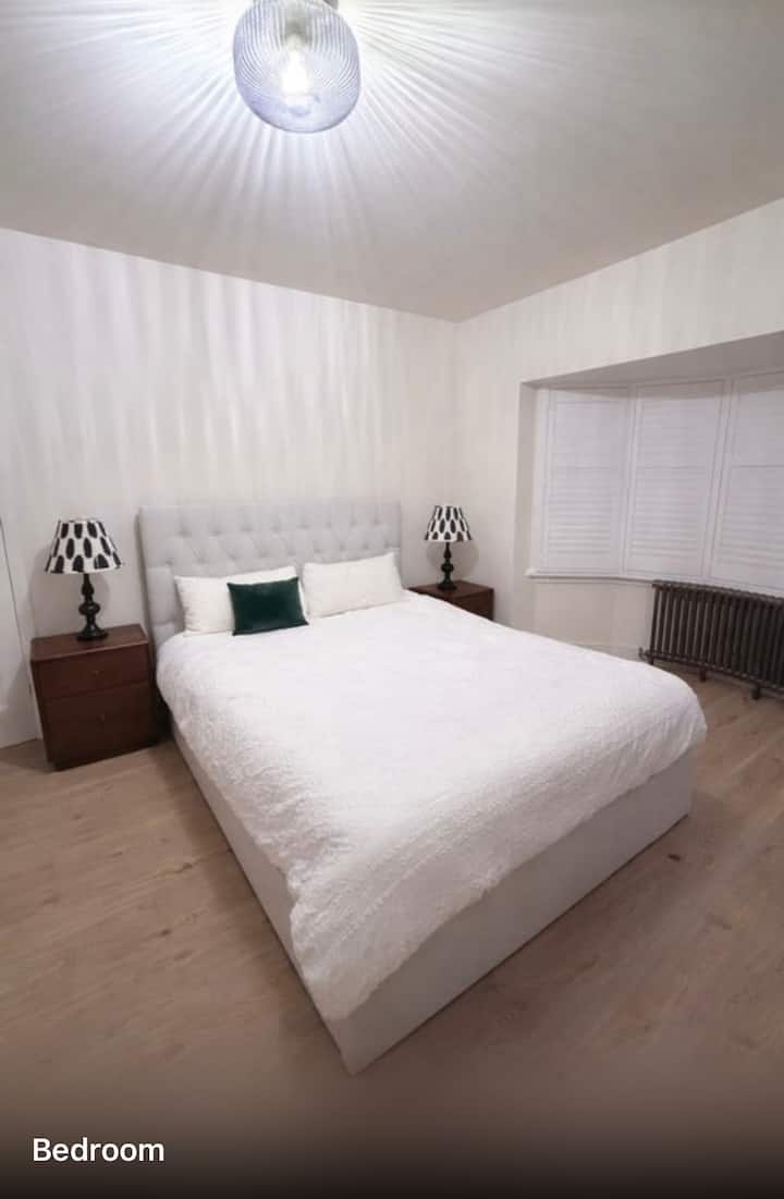 Cosy Double Room In South Birmingham - Bromsgrove
