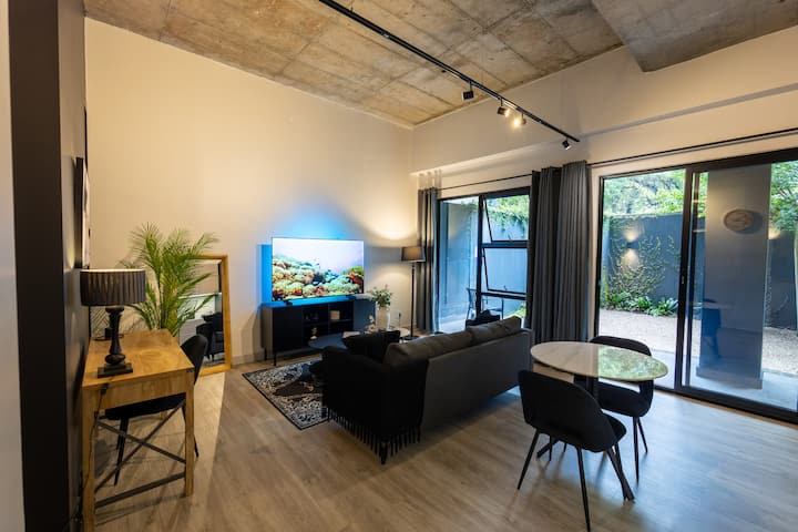 Garden Apartment | The Lineal | Work Space | Xl Tv - Sandton
