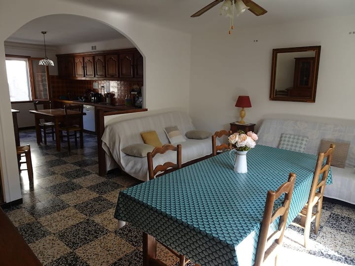 "Due Fratelli" Au Centre Du Village - Arles