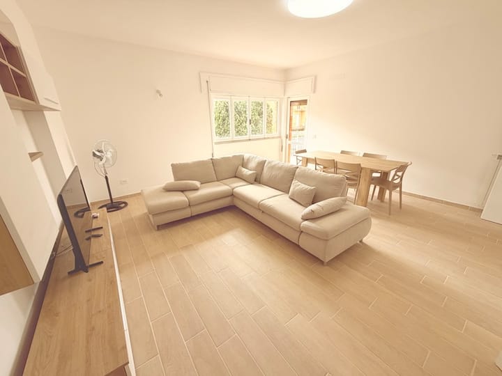 Elegante 130mq A Sabaudia • 3 Camere • Balcone - Sabaudia