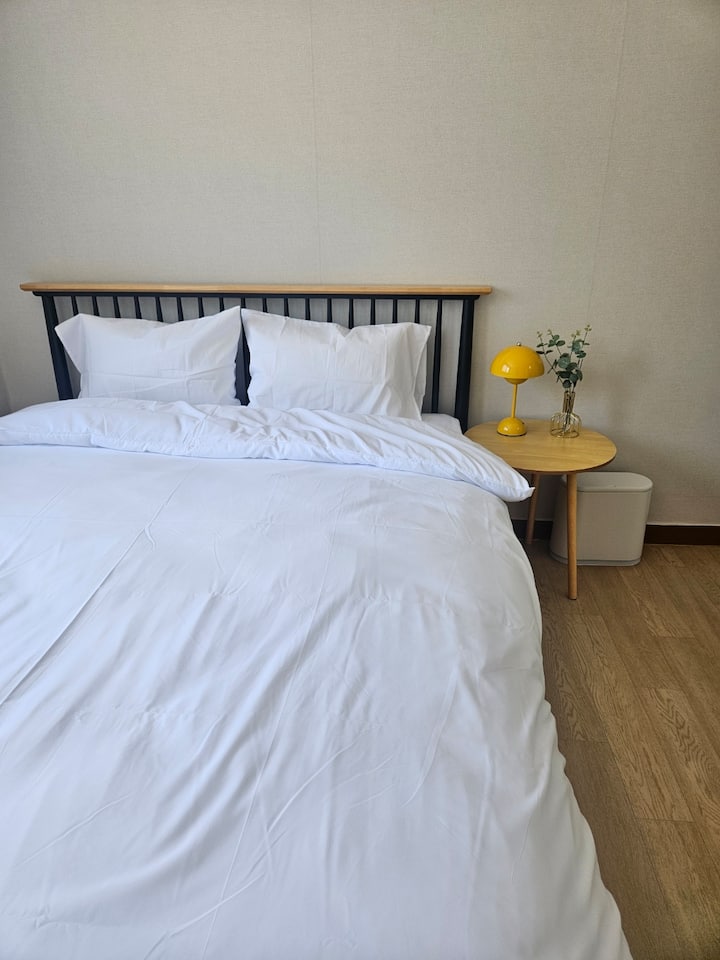 [하은이네 게스트 하우스] 펭귄마을 / 역사문화관/ 전남대병원/조선대병원/오픈가격할인중 - South Korea