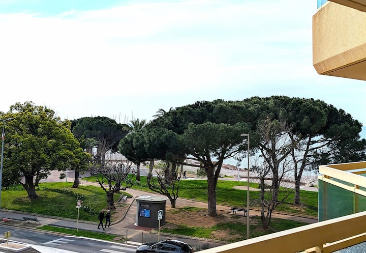 2 Pièces Avec Balcon Vue Mer – Plage Au Pied - Les Issambres