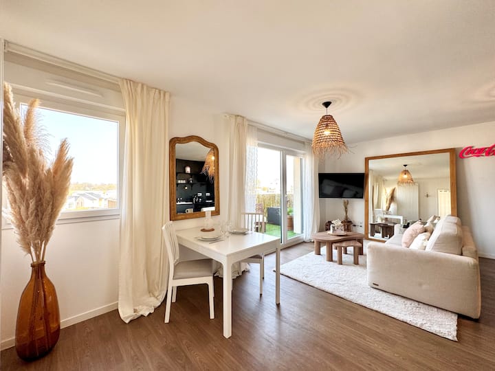 Chez Ambroise, Avec Balcon Et Parking - Le Rheu