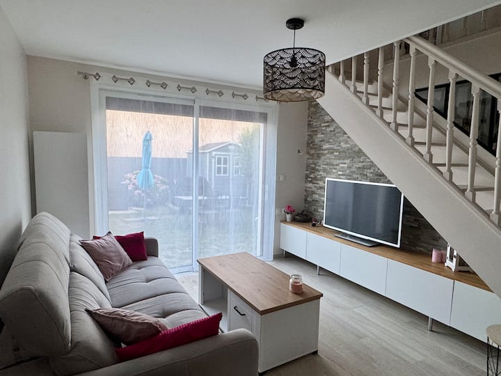 Chambre Ds Maison Avec Jardin Proche Parc Miribel - Miribel