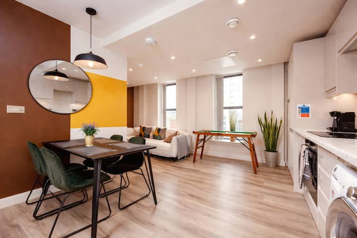 Penthouse Duplex | 3 Bed 2 Bathrooms &Free Parking - Leeds