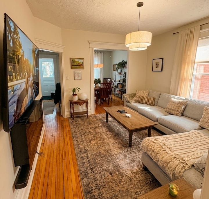 Downtown Heritage Home With Backyard Oasis - Ottawa