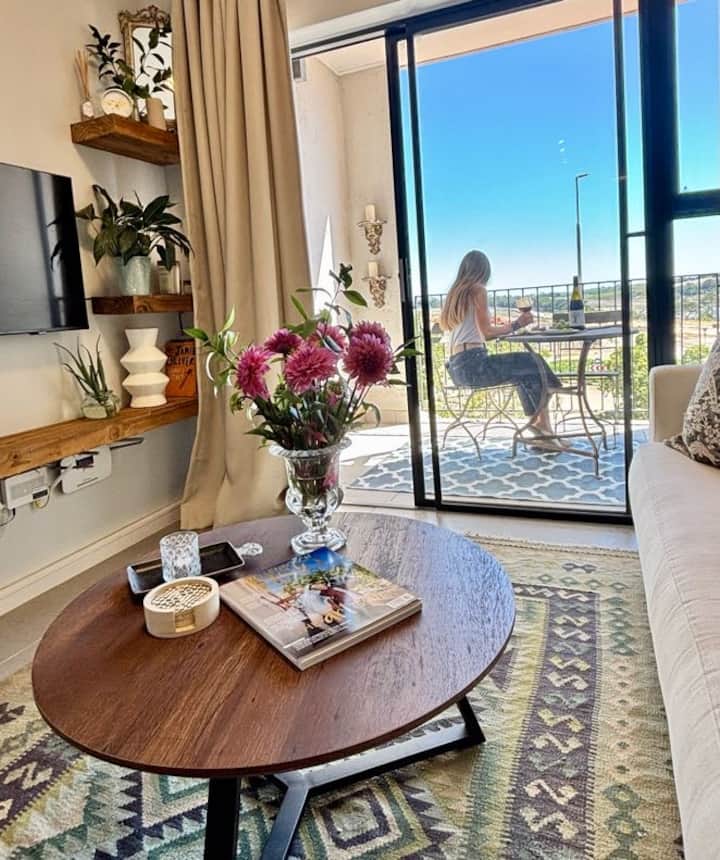 Modern 2-bed En-suite | Secure Estate Stay - Stellenbosch