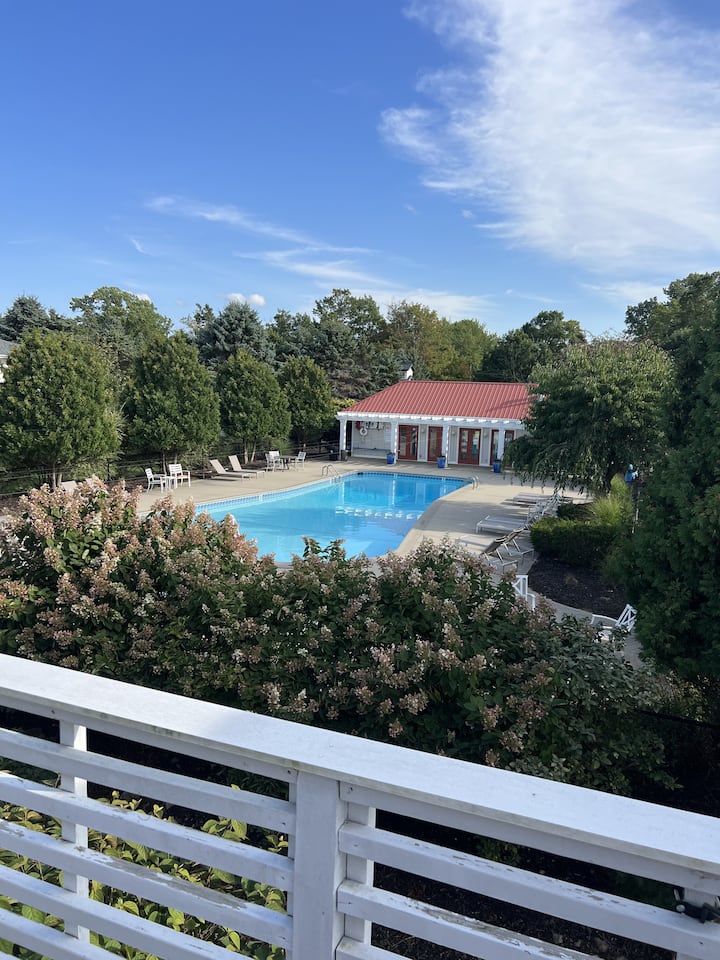 Condo W/ Pool, Two Decks, Great Views & Fireplace - Saugatuck, MI