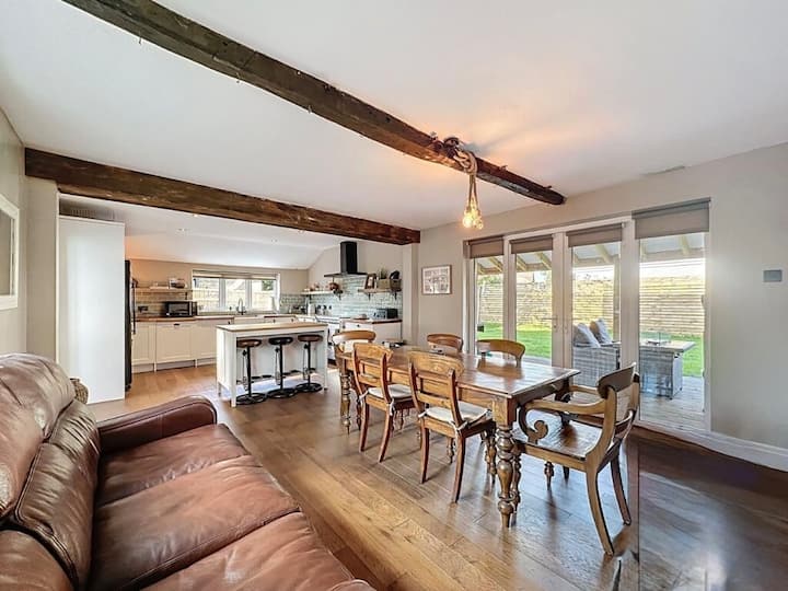 Golf Stay 5-bed Cottage, Hot Tub, Bbq,  Private. - Ormskirk