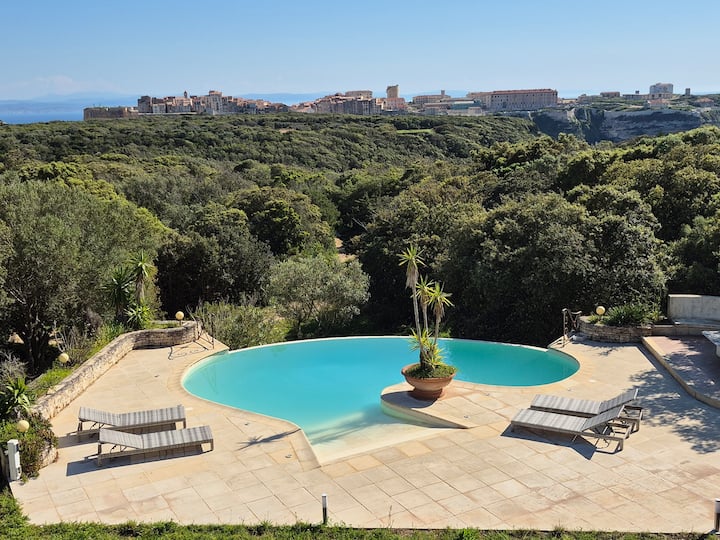 Villa A Macchia Avec Piscine Et Vue Sur Bonifacio - Bonifacio