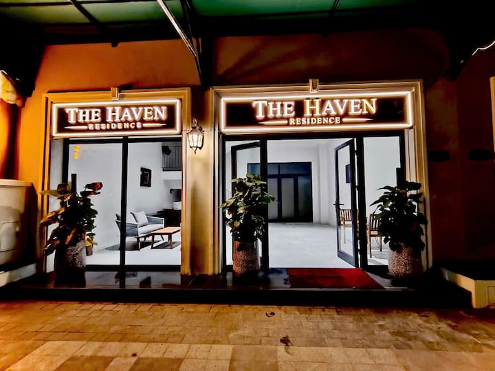 Elegant Stay In Grand World | Steps From The Beach - Phú Quốc