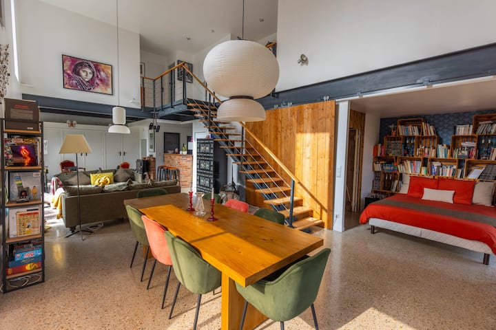 Maison Contemporaine, Pour Les Réunions De Famille - Blois